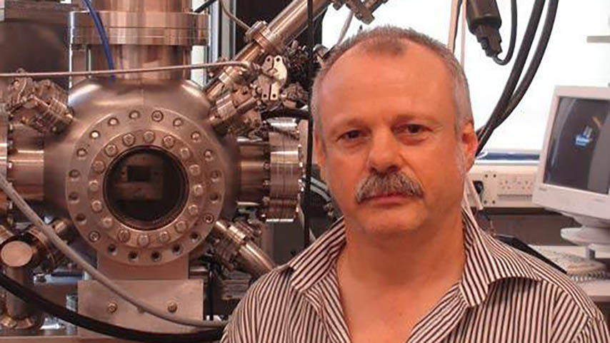 El profesor de la UCLM Christhoper Binns publica un libro sobre ...